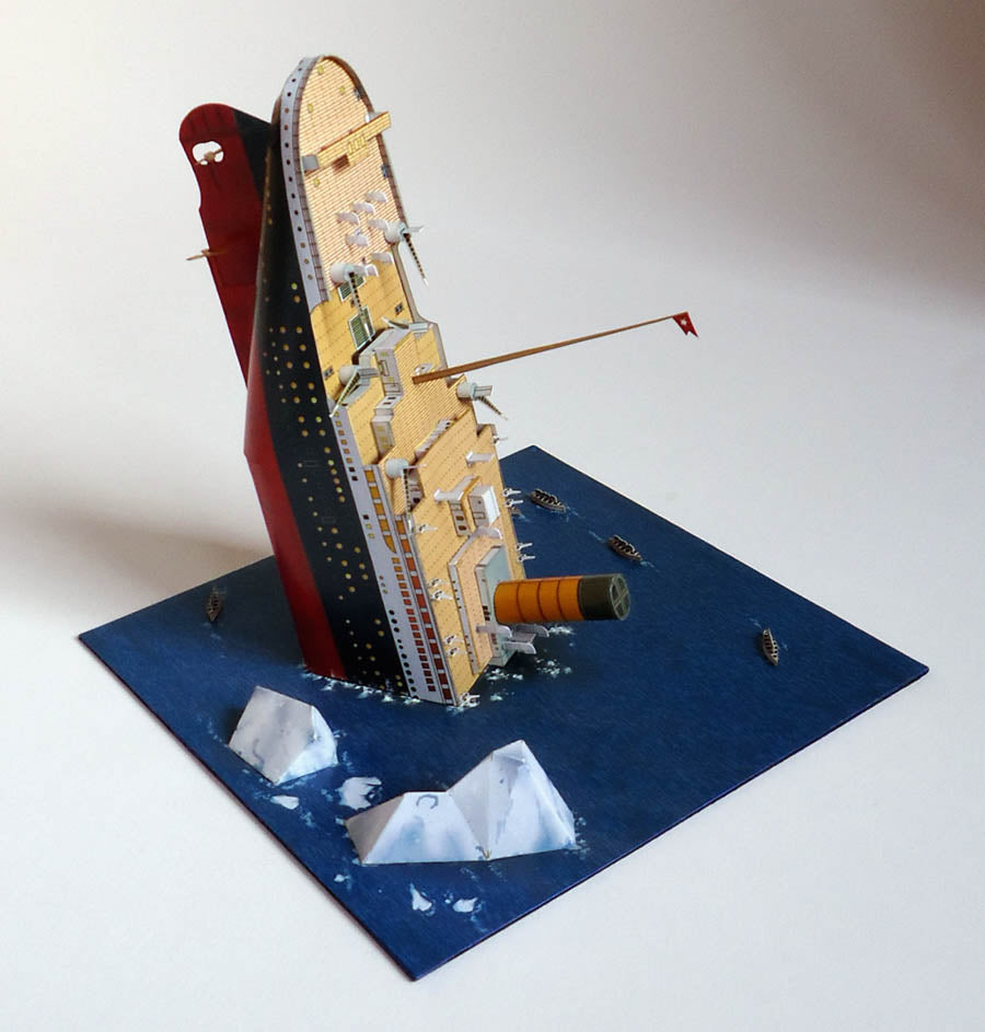 Diorama Sinking Titanic - Papercraft ship – Lobster's Papercrafts