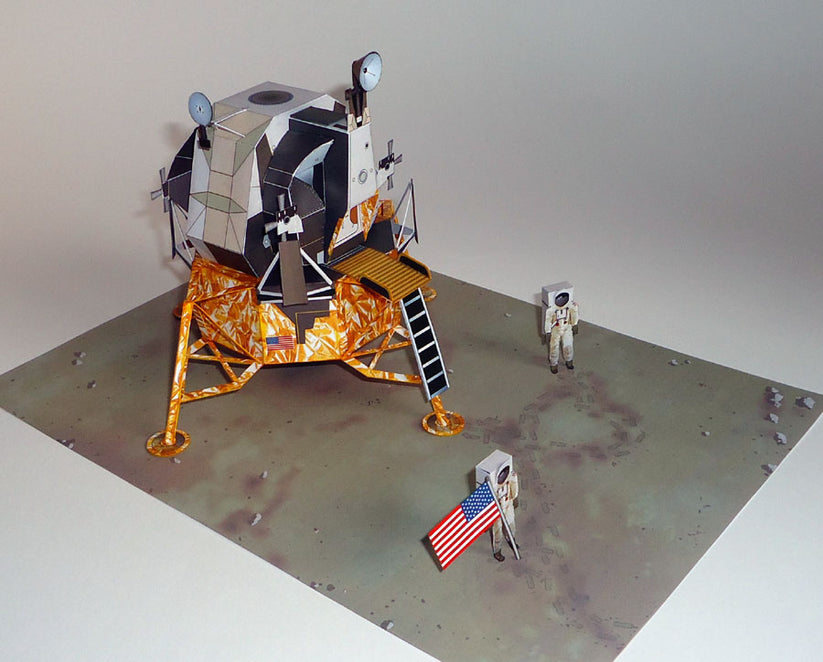 Diorama Lunar Module Eagle (Apollo 11) - Papercraft diorama – Lobster's ...